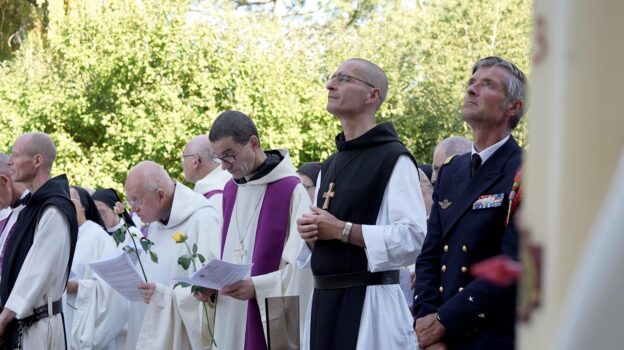 Obsèques et inhumation de Dom Godefroy Raguenet, Abbé d’Acey : Ordre ...